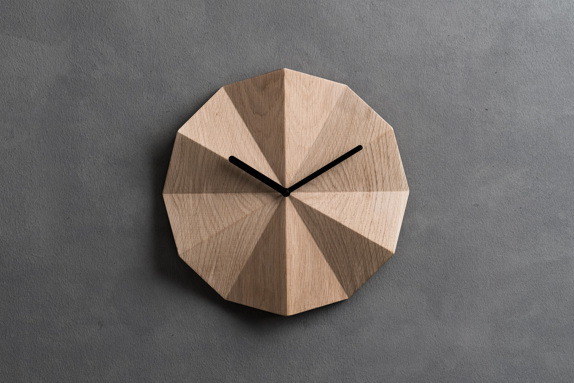 Delta Oak Wood Clock - The Perfect Gift - Pep Up Home