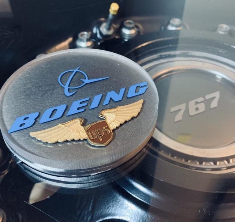 Boeing 737 Wheel Table Adds Aeronautics Feel into a Room