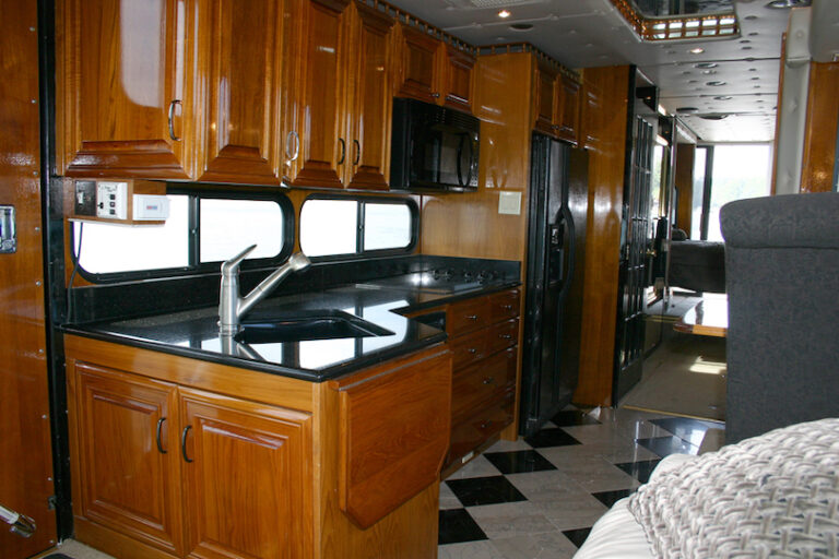 Terra Wind Amphibious RV Suitable For Both Land & Water