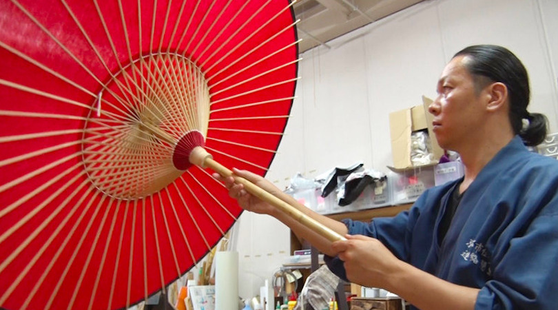 Japanese Craftsman Makes ‘Wagasa’ Umbrellas Known to the World